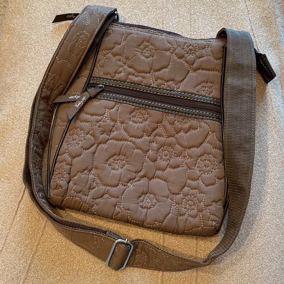 thirty-one | Bags | Thirty One Brown Quilted Poppy Floral Crossbody ...